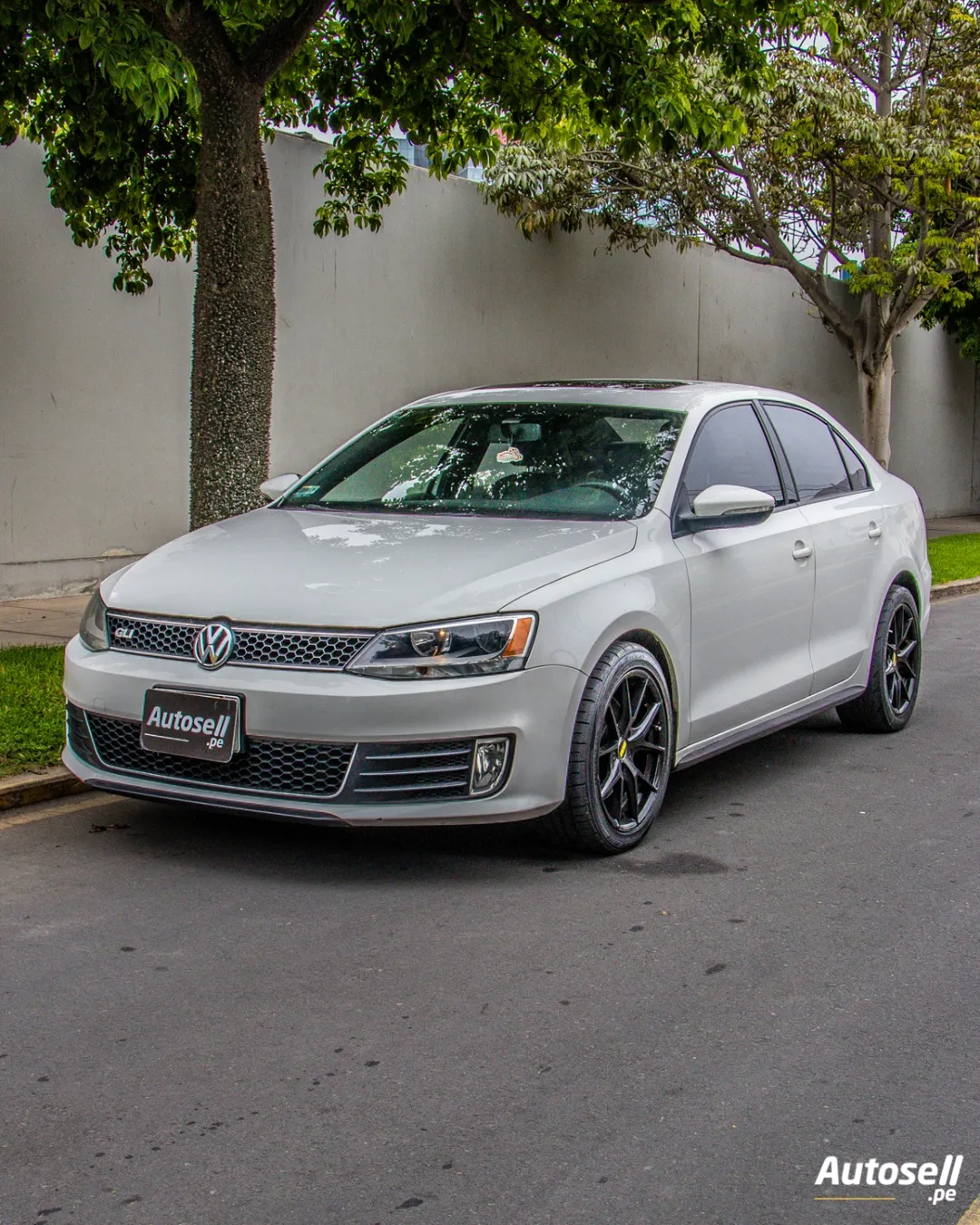 Autu - Volkswagen Jetta GLI 2012